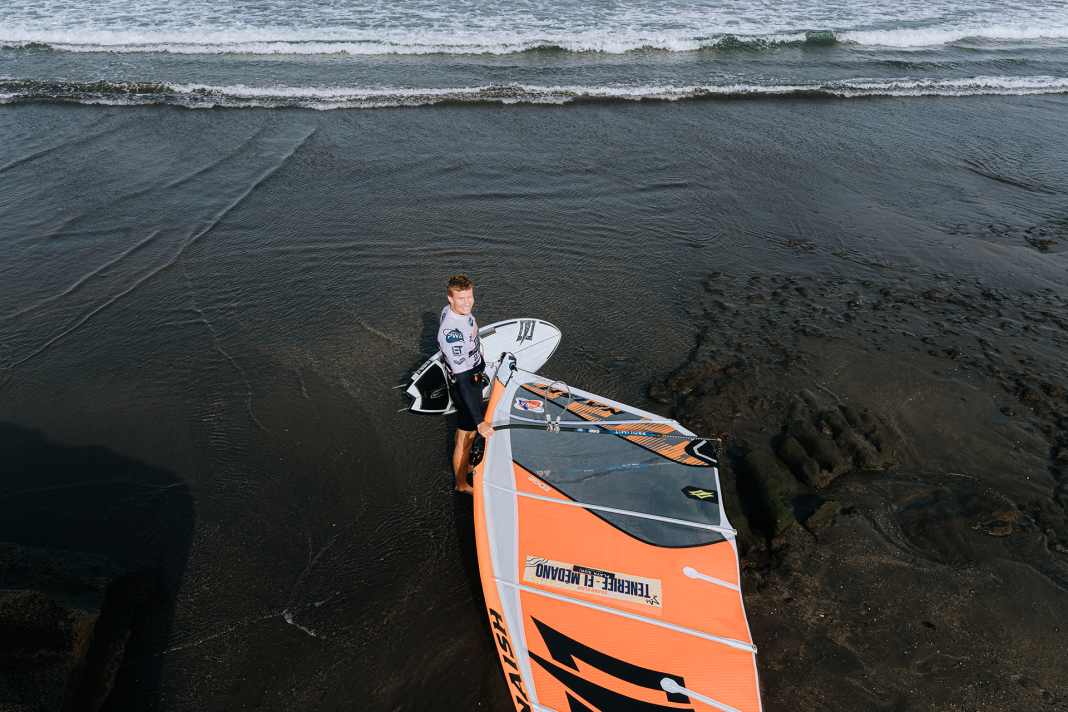 Sponsor change 2025/2026: Julian Salmonn says goodbye to Naish | SURF