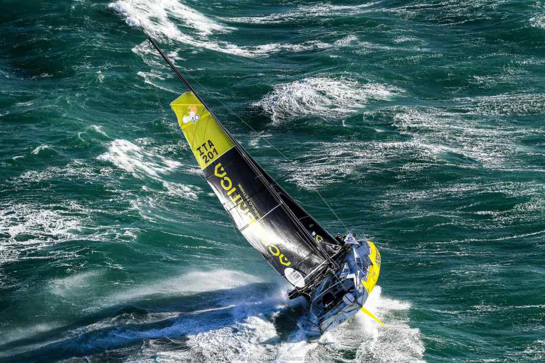 “Acrobatica”: Schnellste Class 40 dramatisch gesunken – Rekord ...