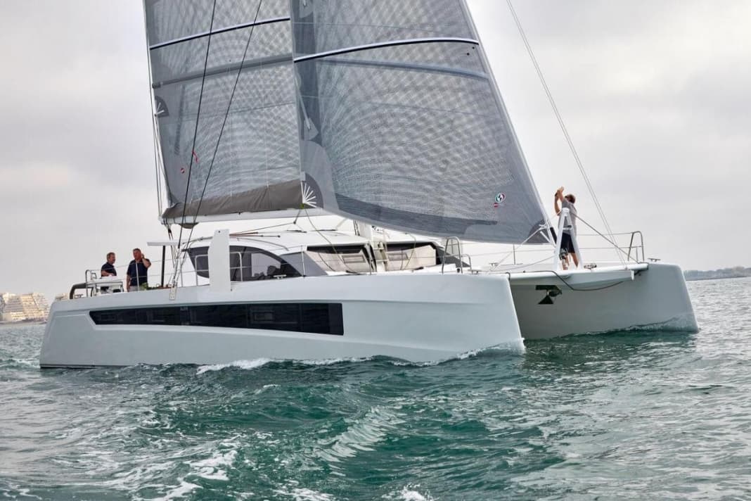 YACHT test: Exciting symbiosis: cruising catamaran Slyder 49 | YACHT
