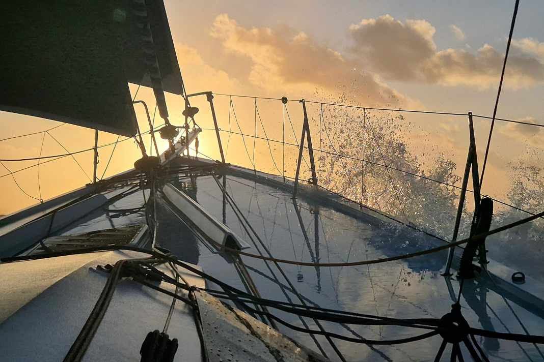 Globe40 : Avec les salutations dominicales de la mer du Sud de la part ...