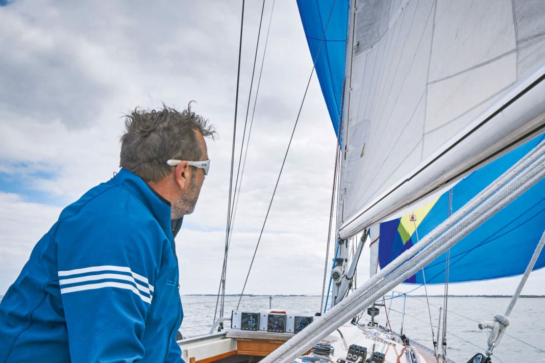 Richtig mit Gennaker & Co segeln - Segelprofi Tim Kröger zeigt wie | YACHT