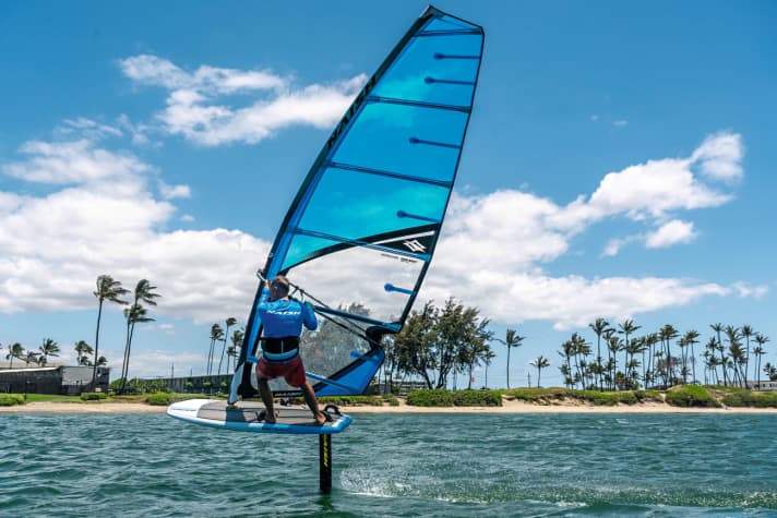 Naish Windfoil Crossover 131 – Wingsurfen in Windsurf-Foilen in Einem ...