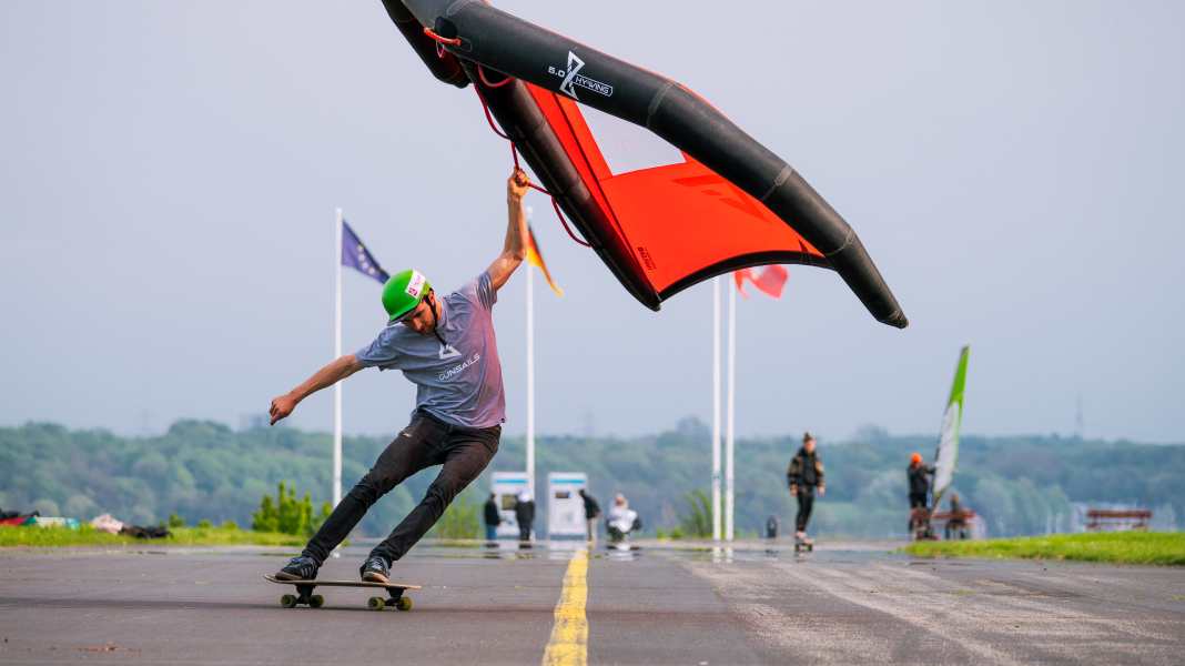 Wingfoiling on tarmac - the best tips for wingskating | SURF