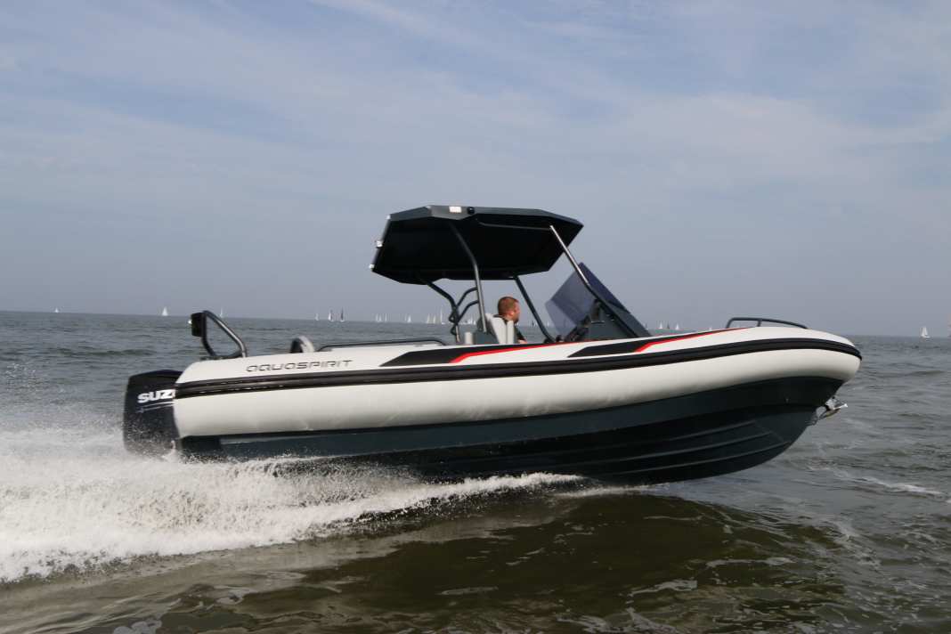 Aquaspirit S700: Competitive aluminium sports bike from the Ukraine | BOOTE