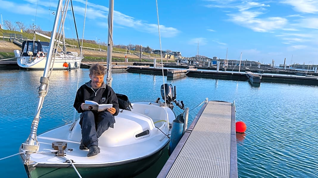 Interview: Samuel Tonne und seine segelnde Bibliothek | YACHT