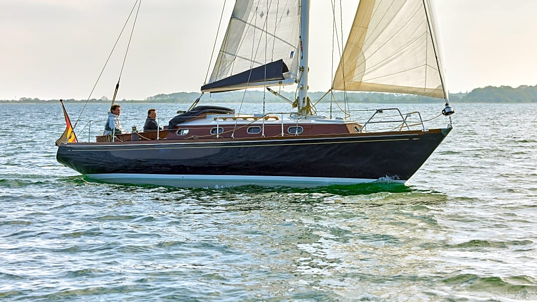 Das besondere Boot: Mistral 33 "Piano": Retro-Klassiker im Eigenbau | YACHT
