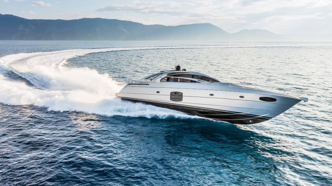 Test: Pershing 70 - In die Stratosphäre | BOOTE