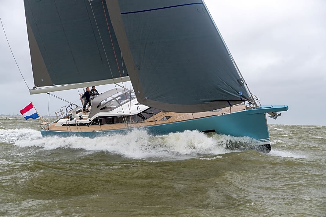 Fahrtenyachten: Erste Bilder der neuen Contest 49 CS | YACHT