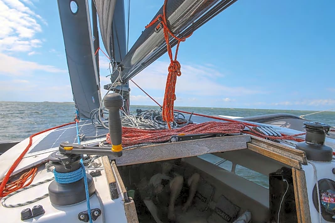 „Black Marlin“: schneller Trimaran für Touren und Silverrudder | YACHT