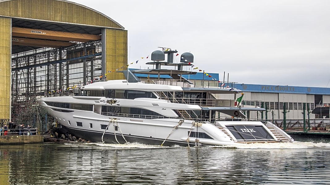 Benettis neues GFK-Flaggschiff | BOOTE