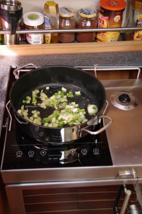 Pantry: cooking comfort like at home | YACHT