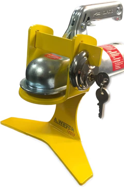 Security: Preventing boat theft - 14 trailer locks in detail | BOOTE