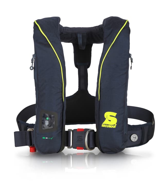 Lifejackets: improved comfort and turning behaviour | YACHT