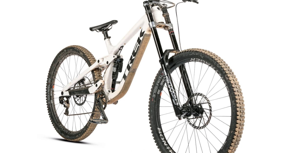 Test Downhill-Bikes 2023: Trek Session 9 | BIKE