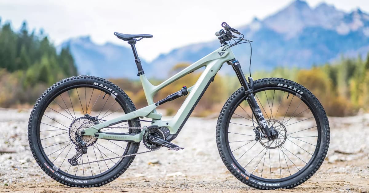 Test All Mountain E-Bikes 2023: YT Decoy 29 Core 3 | BIKE