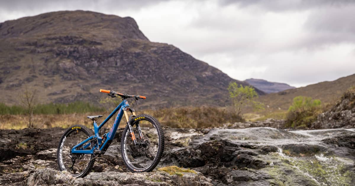 Deviate Highlander II: Das soll das neue High-Pivot Enduro können | BIKE