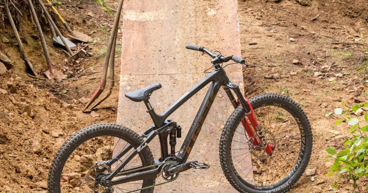 Slopestylerin Kathi Kuypers: Trek Remedy Custom Slopeduro! | BIKE