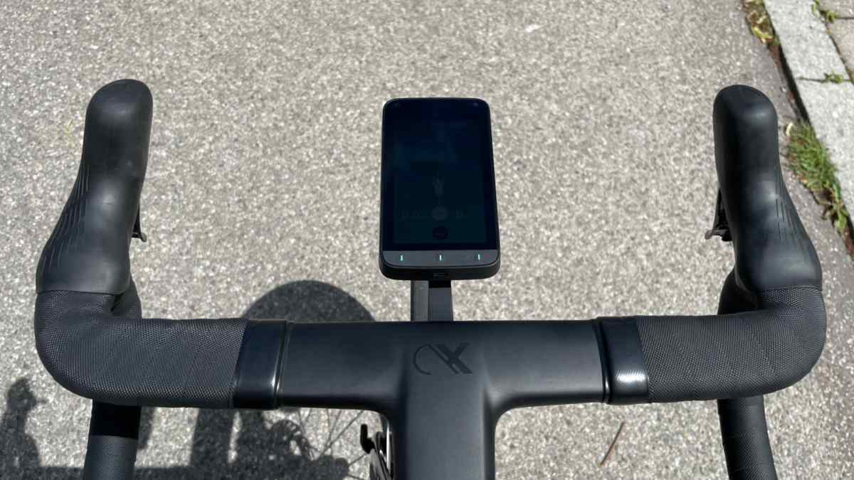 Fahrradcomputer Jespr im Test: Kann das Schweizer Navi die Großen ...