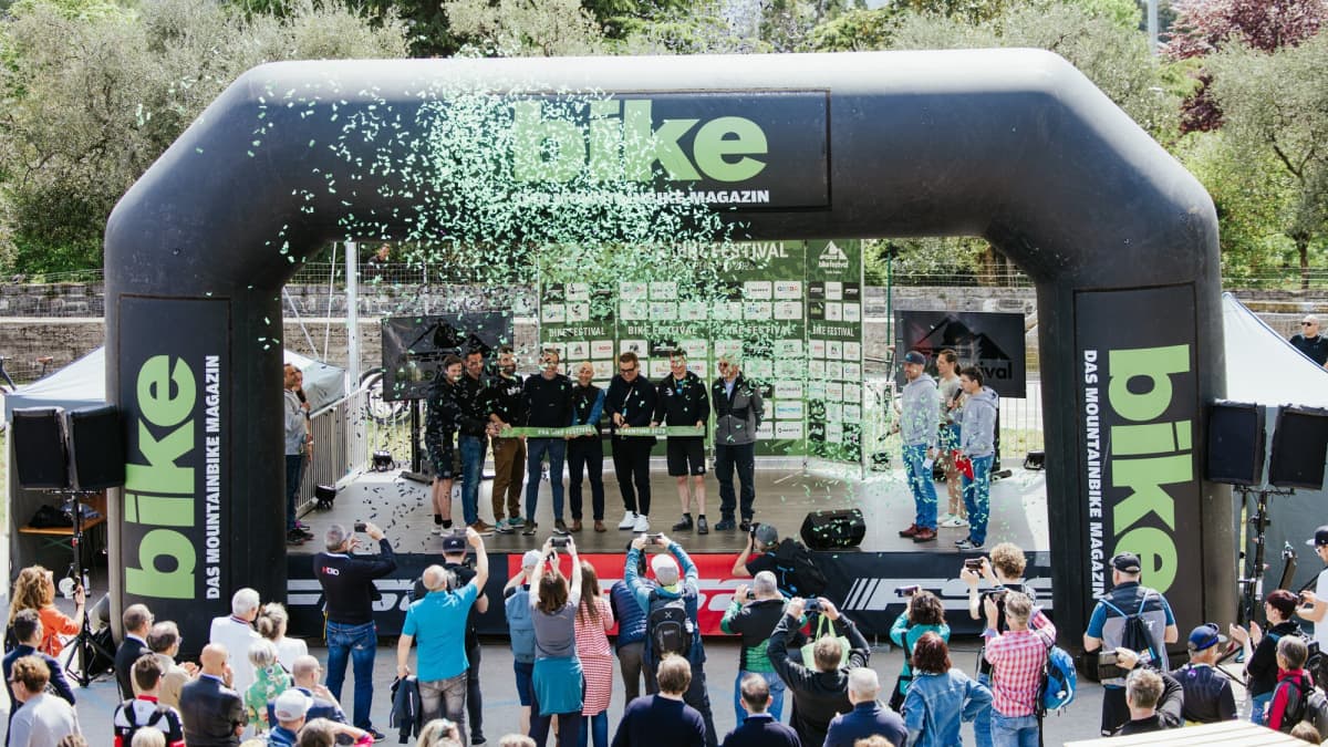 BIKE Festival Riva 2023: Sonne, Bikes und gute Stimmung - die Bilder Tag 1 | BIKE