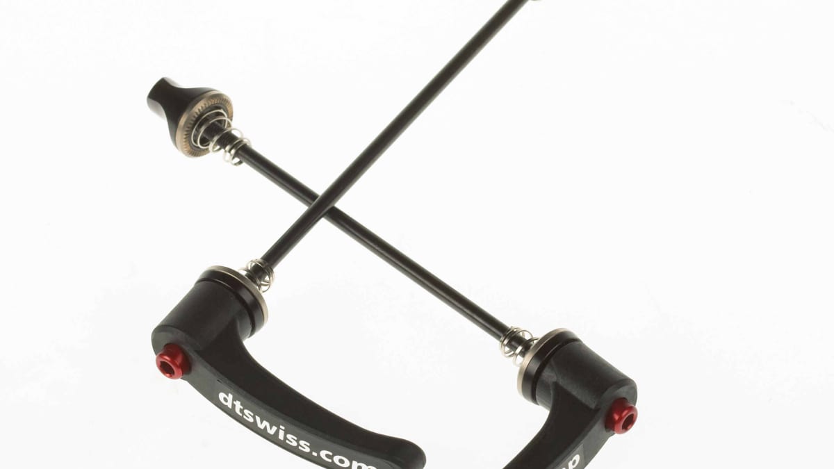 So schließen Sie Schnellspanner richtig | BIKE