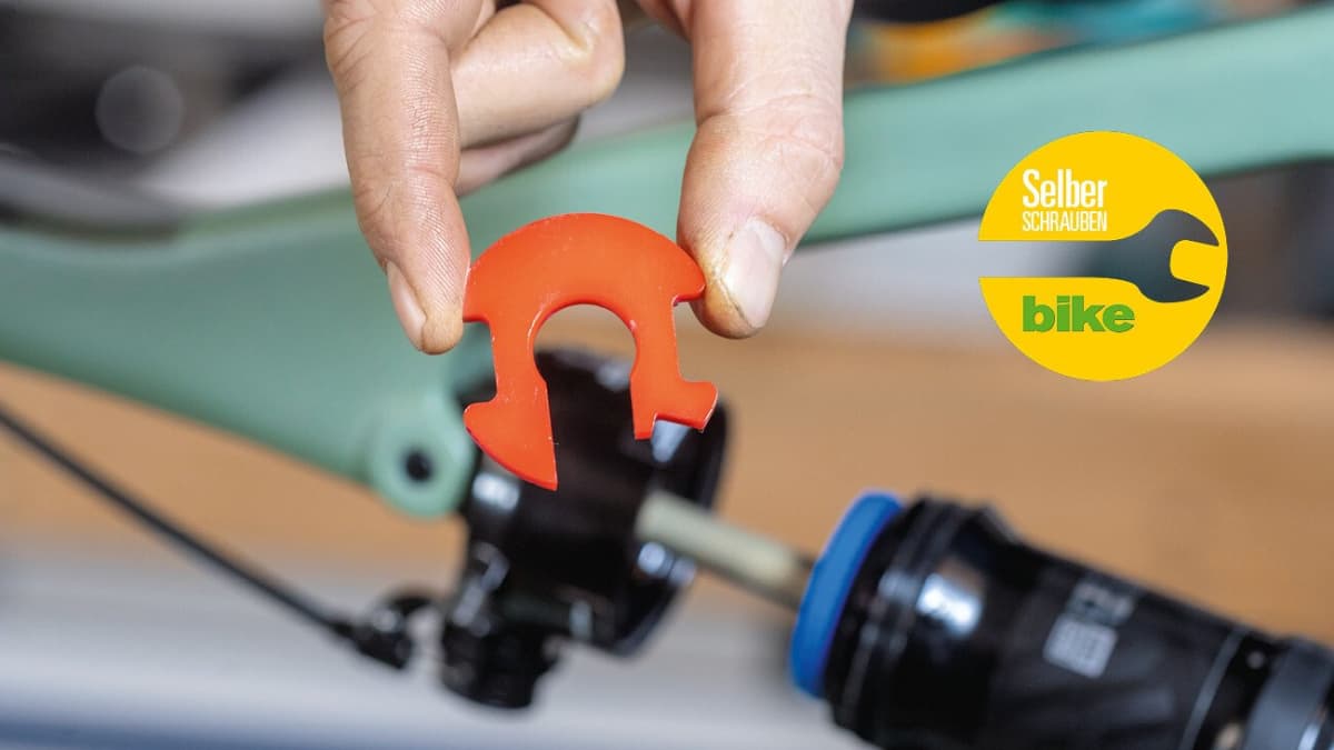 Installing volume spacers on MTB shocks - instructions | BIKE