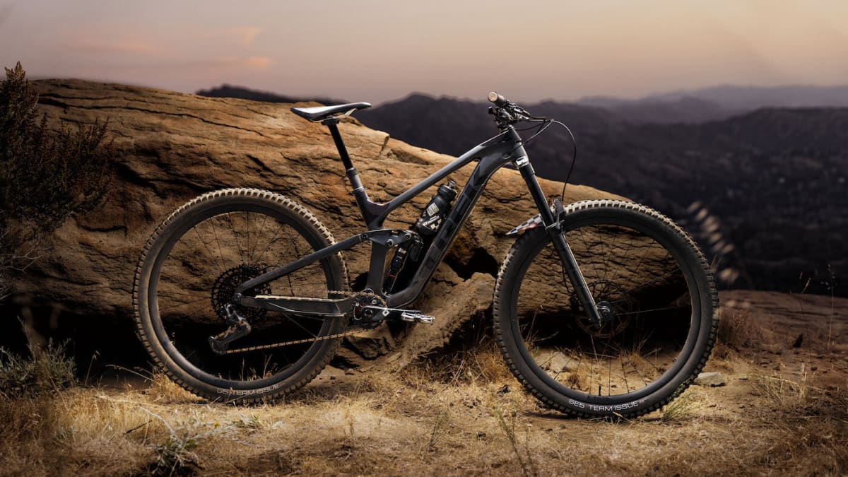 Neues Trek Slash: mehr Federweg und pfiffige Details | BIKE