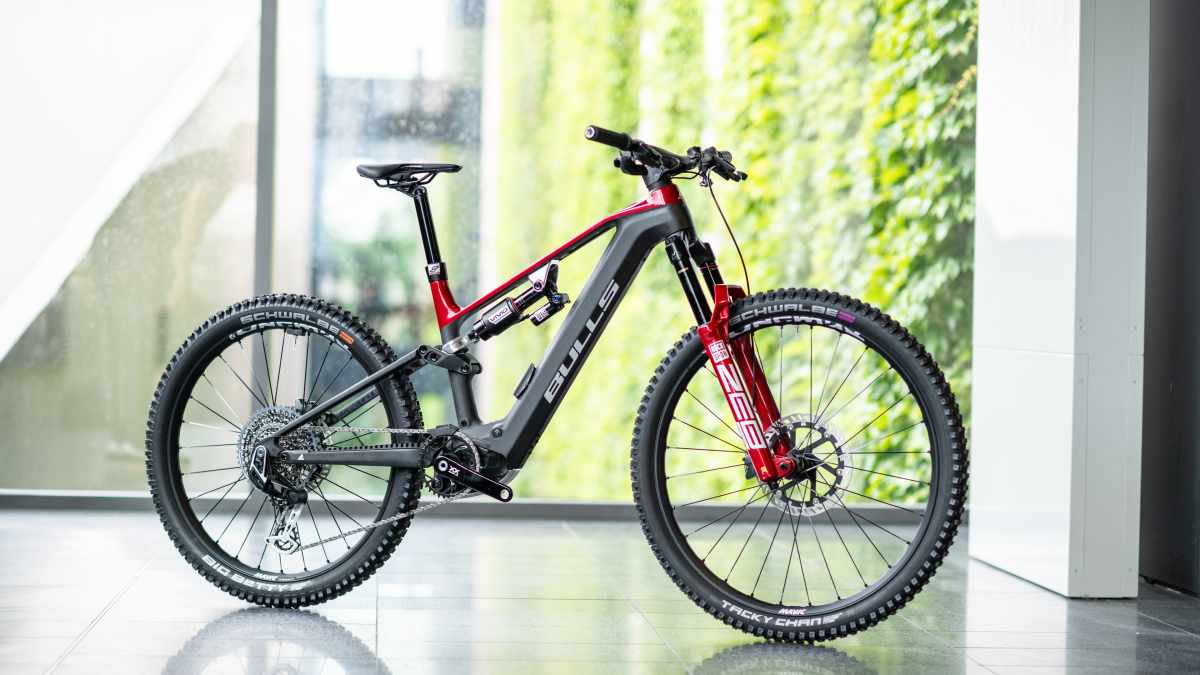 E-MTB fleet with new Bosch CX motor: Sonic EN-R, AM & Copperhead | BIKE