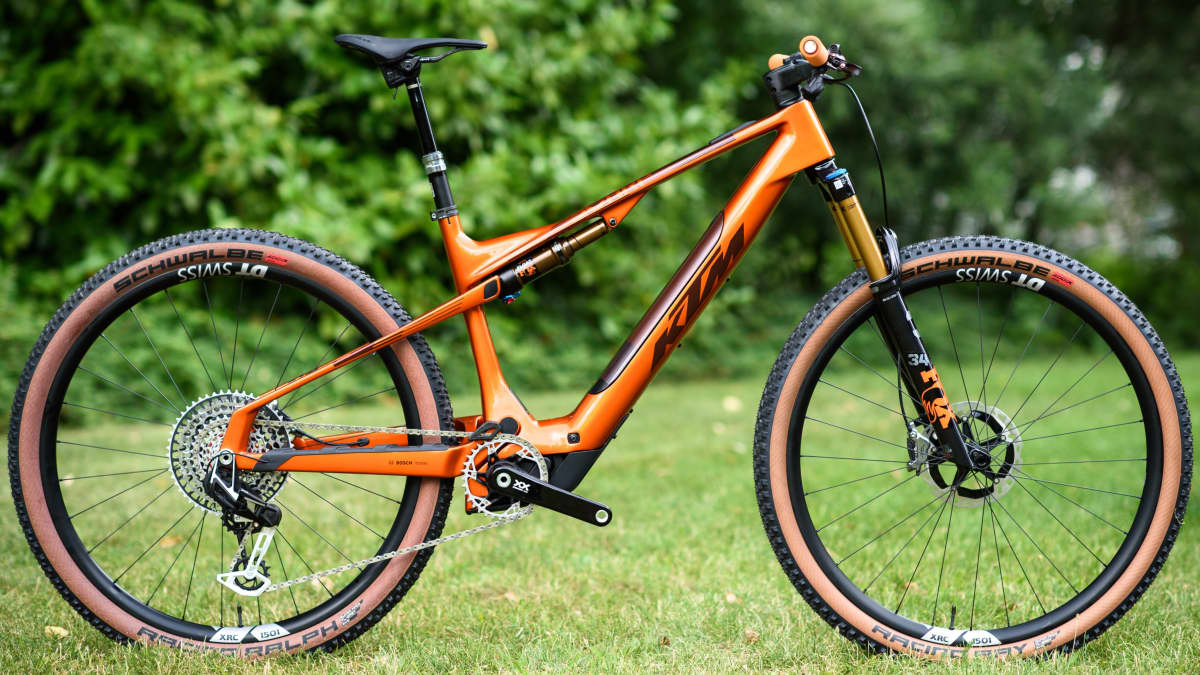 KTM Macina Scarp SX: KTM zeigt Light-E-MTB Flotte | BIKE