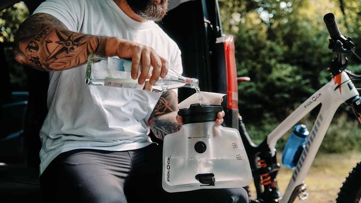 Fidlock Hermetic Hydration: Hydration bladder with magnetic closure | BIKE