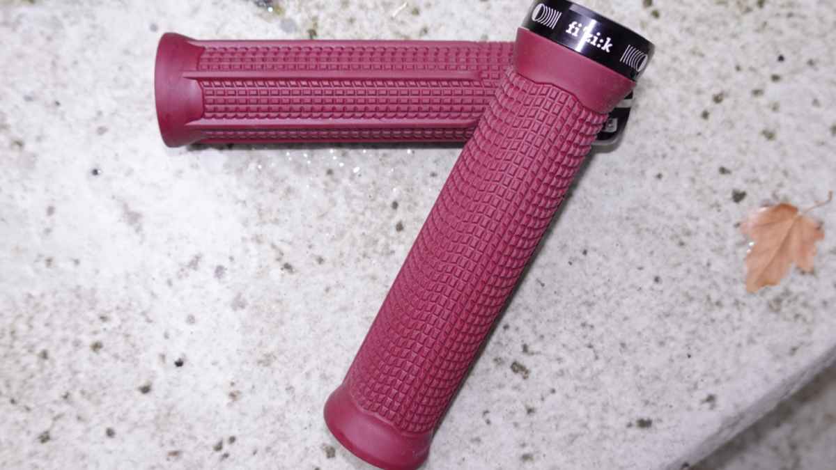 MTB grips on test: Fizik's new Racefeel grips: no frills | BIKE