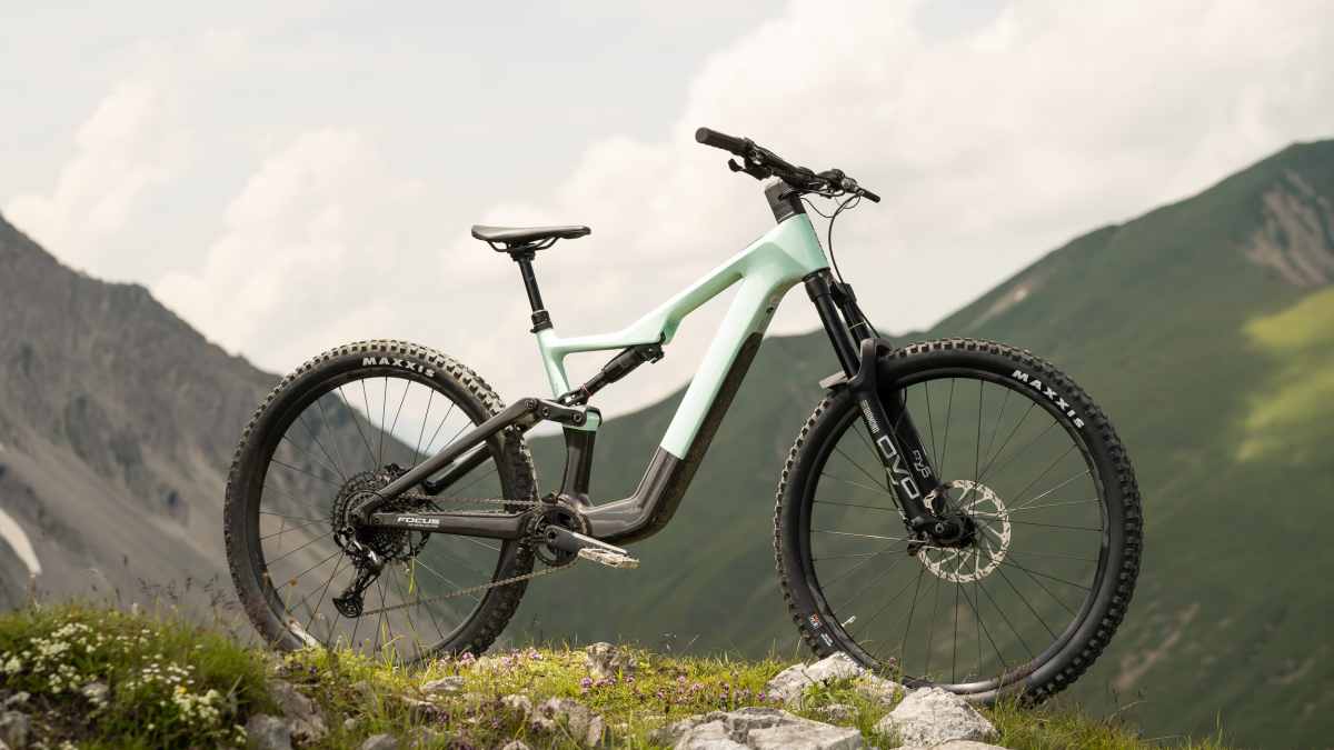 Focus Jam² SL 8.7 on test: slim downhill bike with removable battery | BIKE