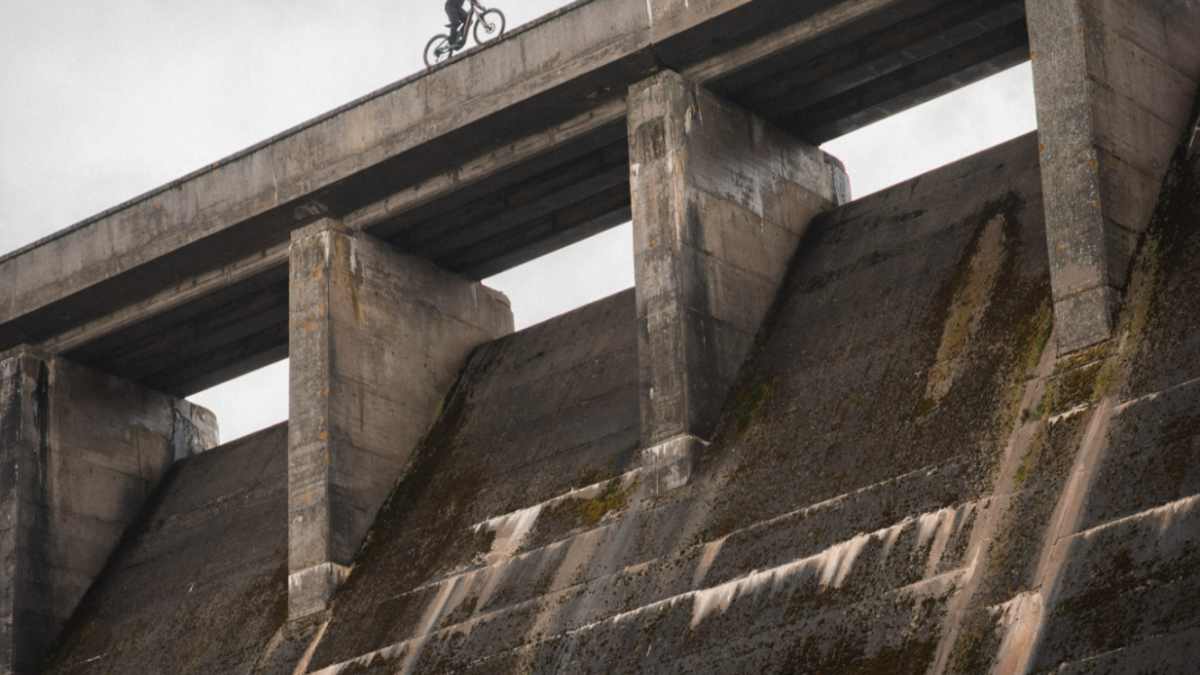 Danny MacAskill Video: Daaaaam Daniel - der Ritt auf dem Staudamm | BIKE