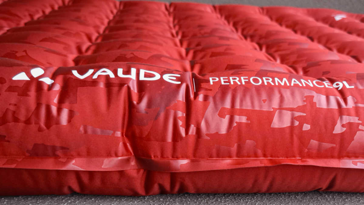 Insulating mat for bikepacking: Vaude launches new ultralight air ...