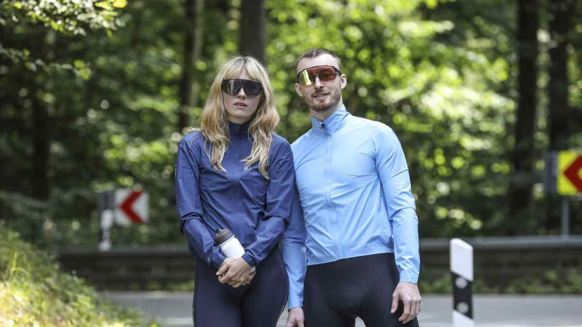 Regenjacken-Test: Le Col Pro Lightweight Rain Jacket | TOUR