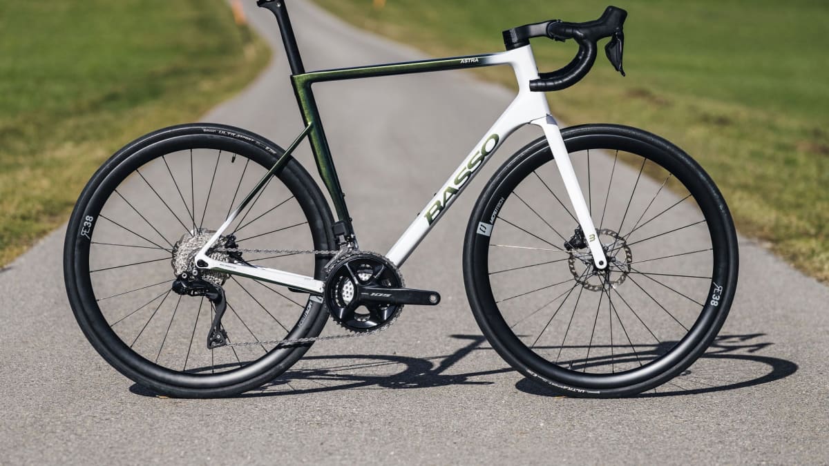 Basso Astra in the TOUR test - Road bikes with Shimano 105 Di2 | TOUR