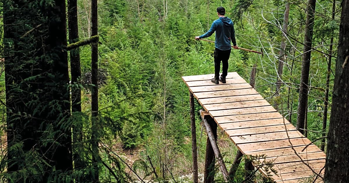Der Superdrop: Dylan Sheffer springt einen Monster-Gap | BIKE