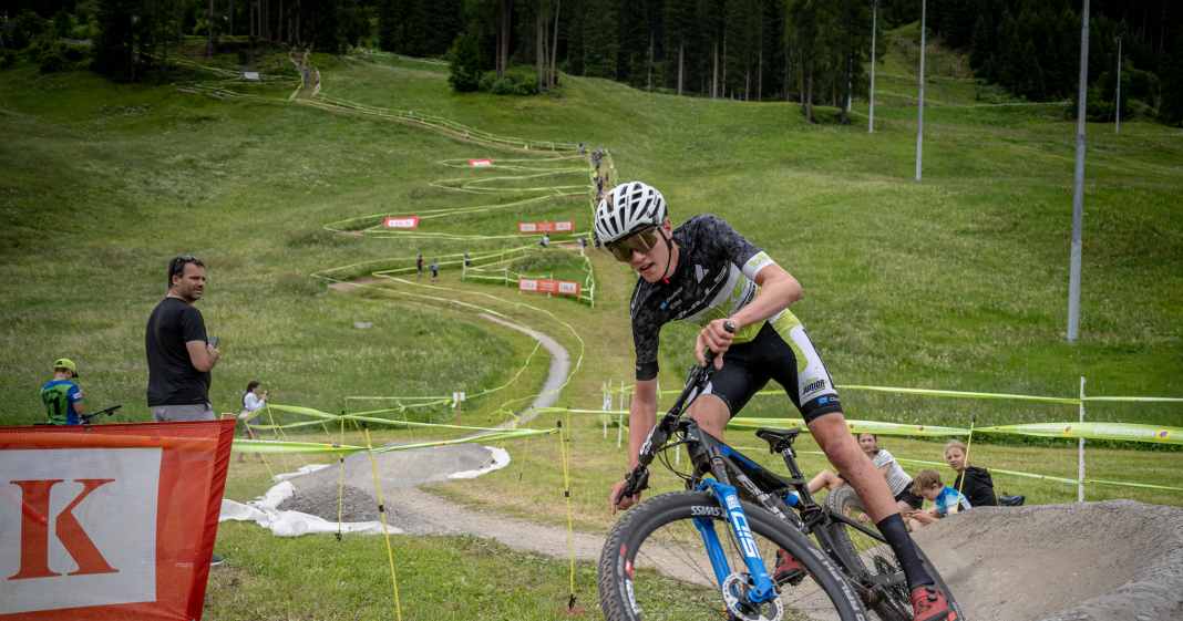 BIKE Junior Team: Elias Hückmann rast zum Sieg in Davos | BIKE