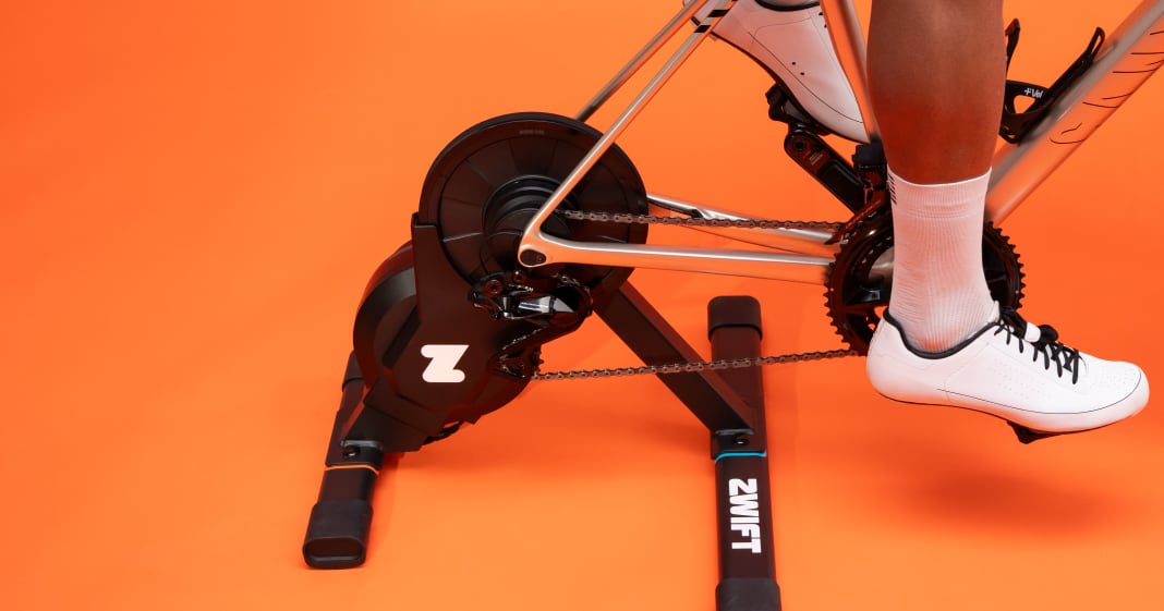 Zwift Hub One: Neuer Smart Trainer mit virtueller Schaltung | BIKE