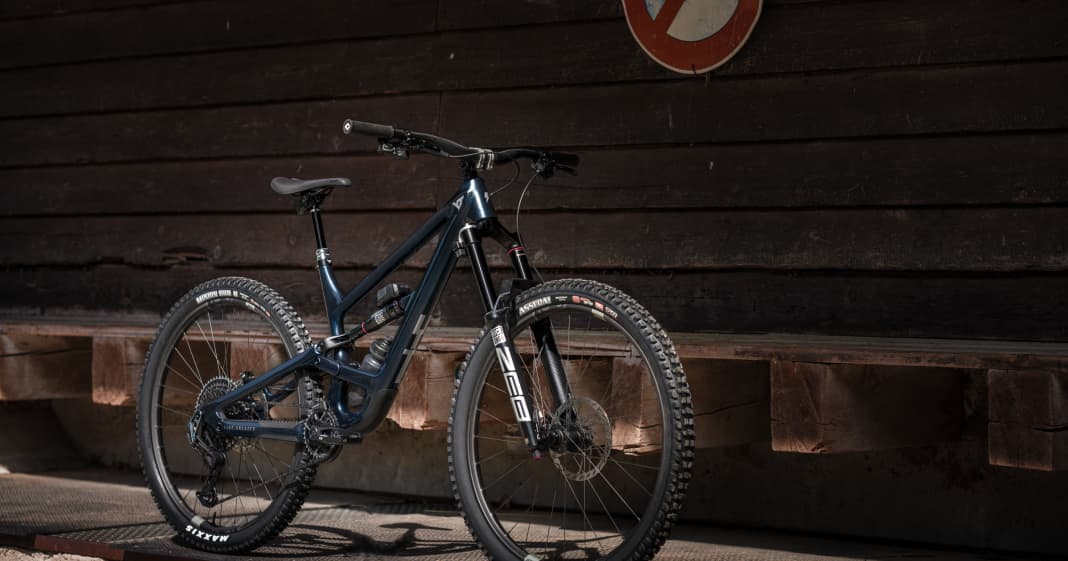 YT Industries Capra Uncaged 12: Neues Carbon-Fully von YT vorgestellt ...