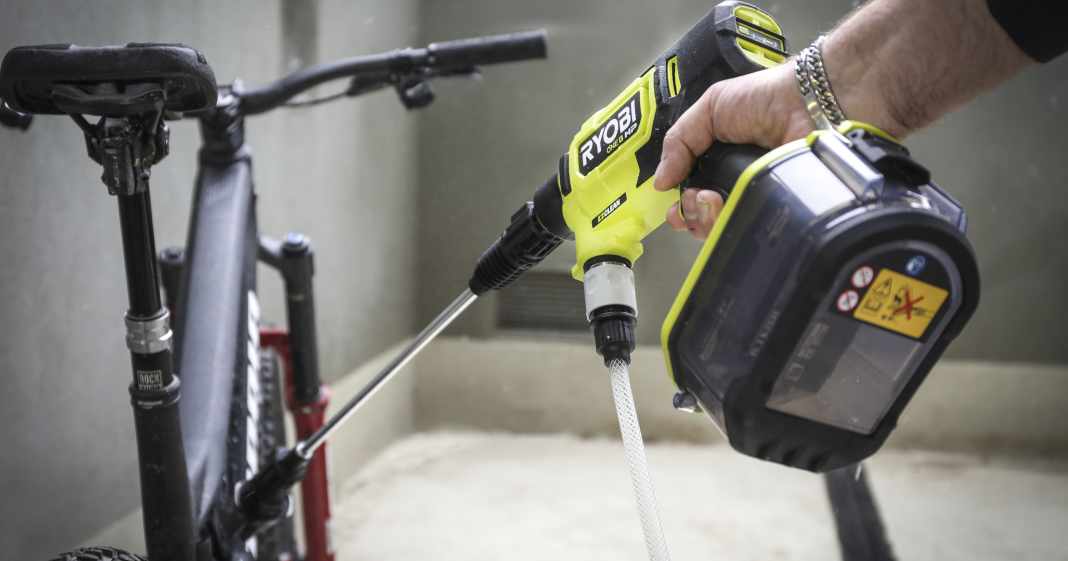Ryobi One+ EZClean: Kraftvoller Akku-Reiniger im BIKE-Test | BIKE