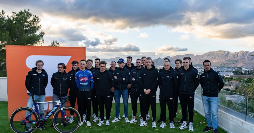 Zwift Academy 2023: Deutscher gewinnt und bekommt Profivertrag | TOUR