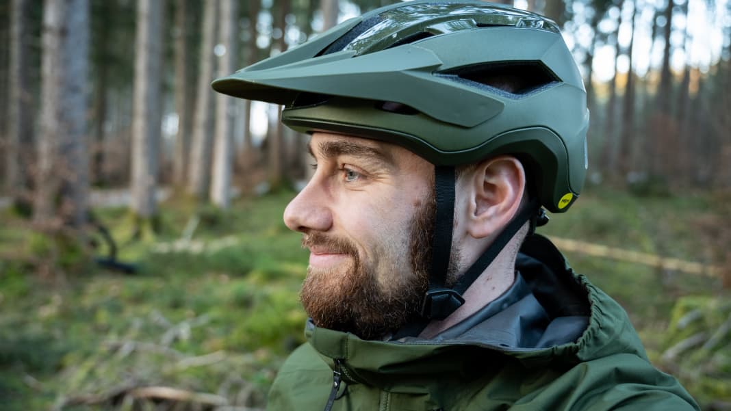 Fahrradhelm Giant Rail Mips: Leichter Enduro-Helm im Kurz-Check | BIKE