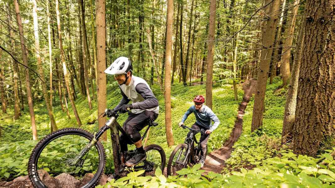 8 All Mountain E-Bikes bis 6000 Euro im Test: Wie viel E-MTB bieten ...