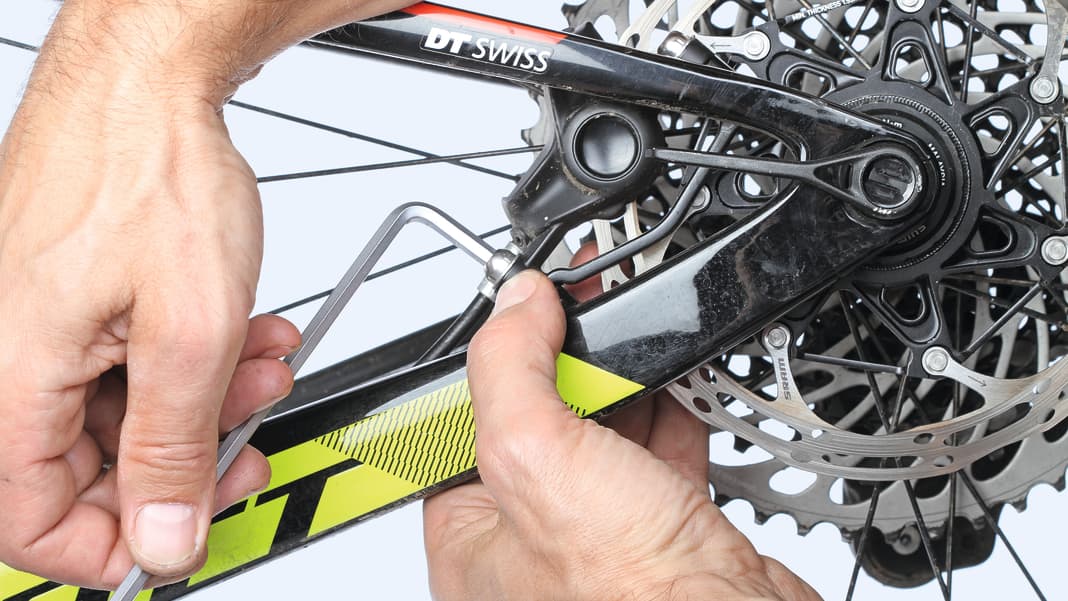 Geräusche am MTB beseitigen: Rahmen und Laufräder | BIKE