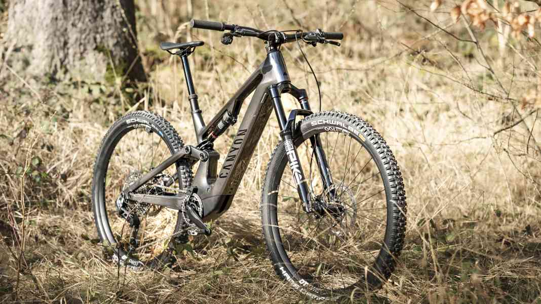 Canyon Neuron:On Fly CF9 im Test: Light E-MTB endlich bezahlbar? | BIKE
