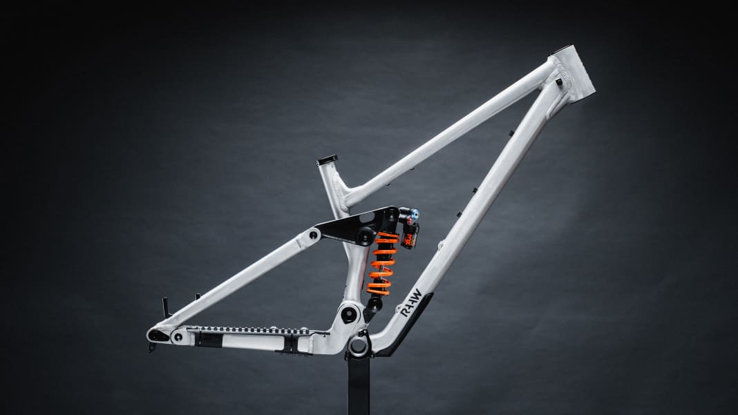 Raaw Madonna V3: Das neue Enduro – bombenstabil & super anpassbar, aus ...