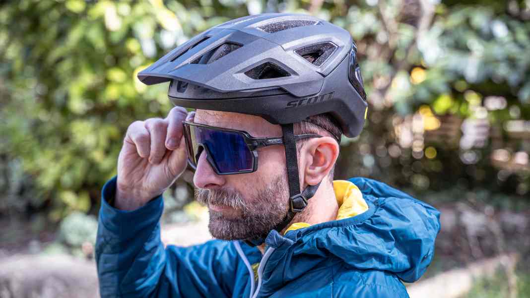 Test MTB-Helme: Scott Tago Plus - leicht, preiswerter & gut! | BIKE