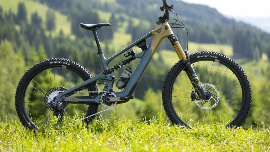 Test YT Decoy SN: Genug Saft für eine Spielverlängerung | BIKE