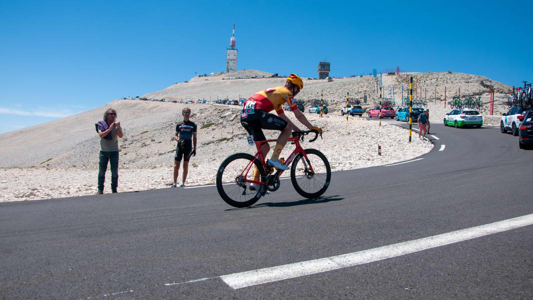 Wegen olympischem Fackellauf: Radrennen Mont Ventoux Challenge 2024 ...