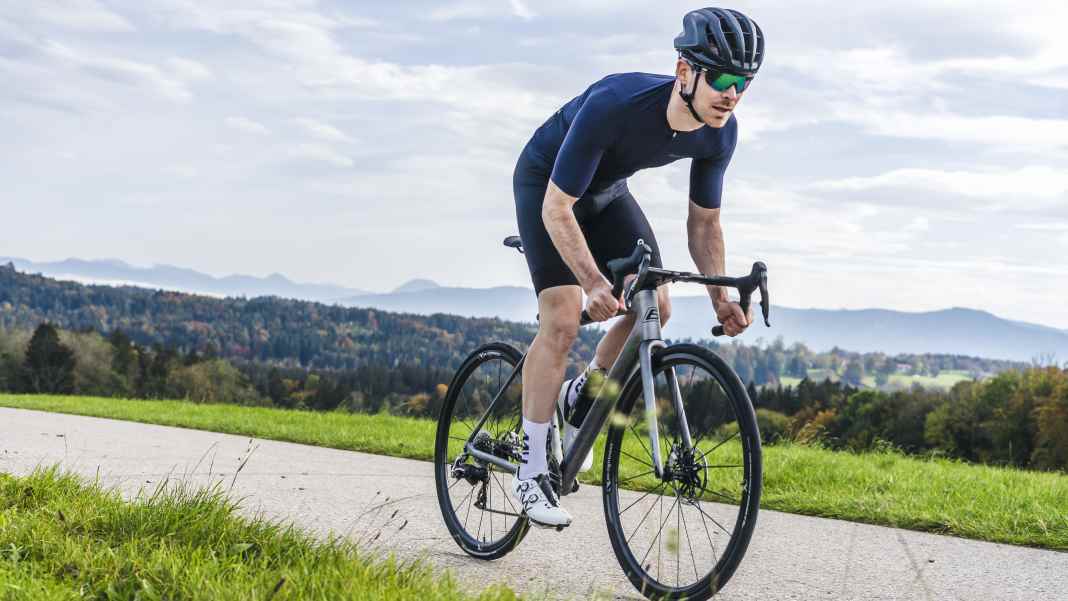 Benotti Fuoco Carbon Ultra: 6,1 Kilo-Rennrad im Test | TOUR